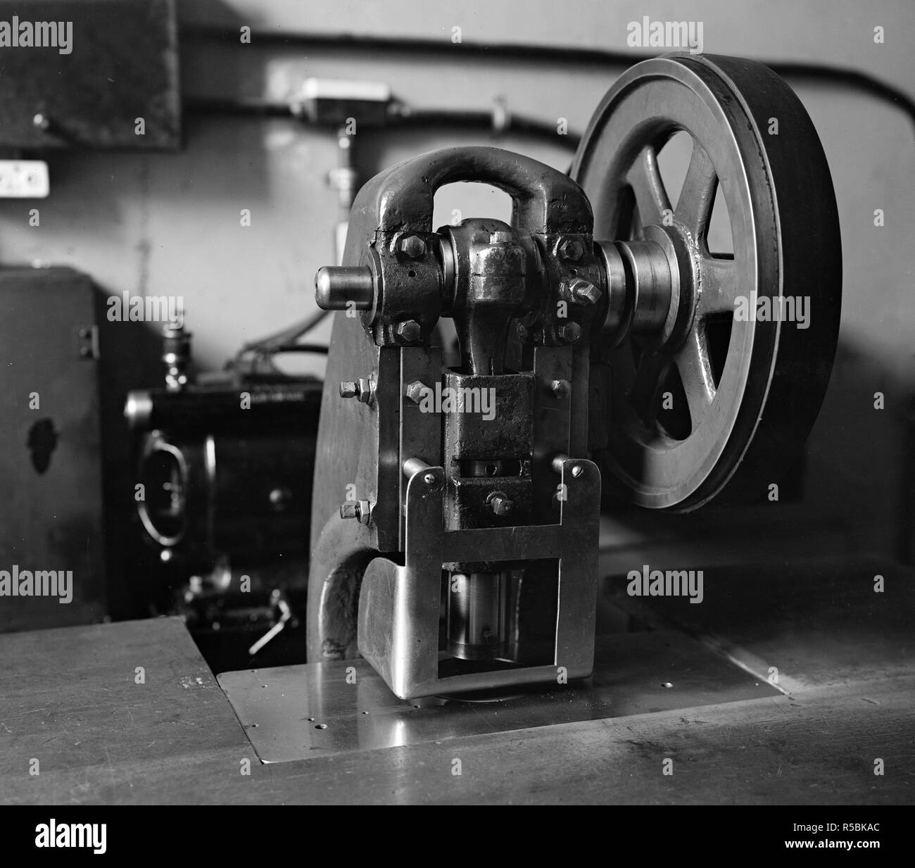 Machine 1920 Black and White Stock Photos & Images - Alamy
