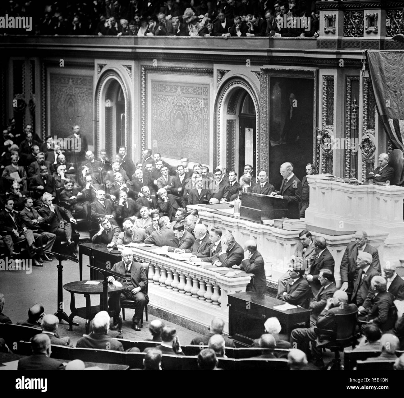 President woodrow wilson addresses congress hi-res stock photography ...