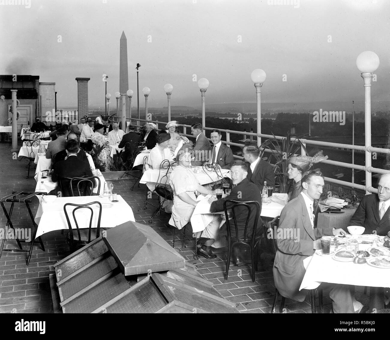 Luxury dining in Washington D.C. in the early 1900s - ca. 1910-1920 ...