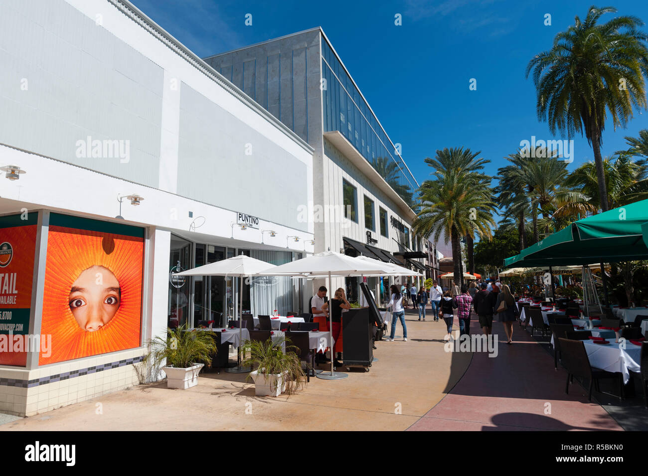 Lincoln road mall to south beach hi-res stock photography and images ...