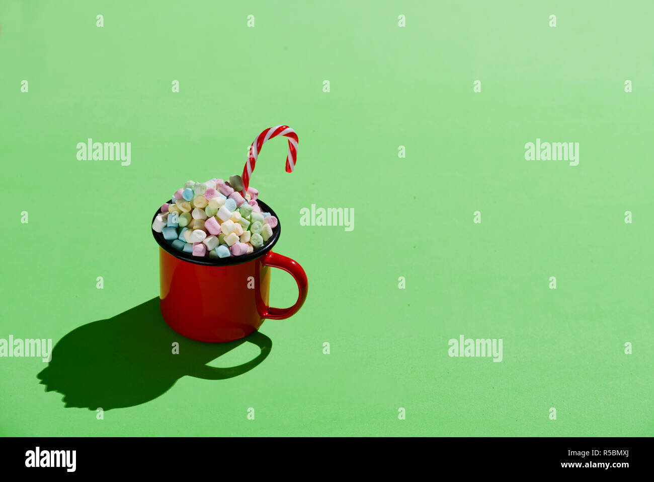 Marshmallows candy hi-res stock photography and images - Alamy