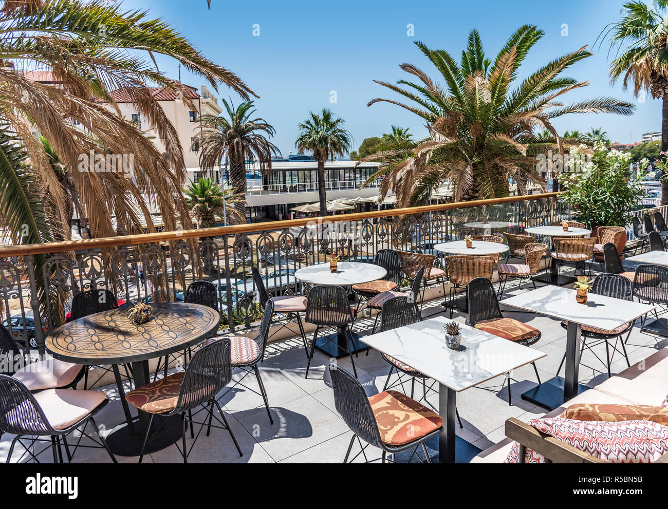 Interior open air restaurant Stock Photo - Alamy