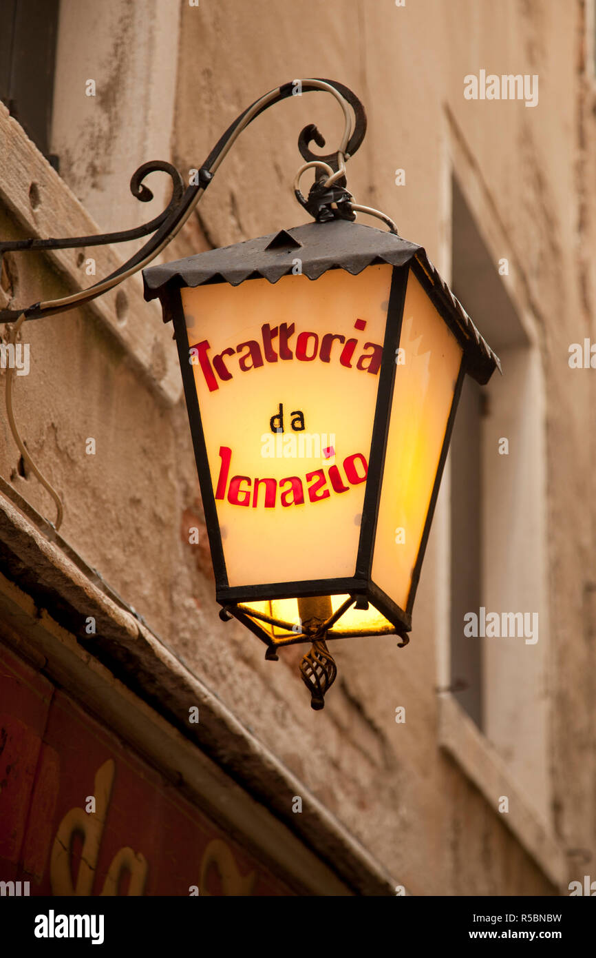 Trattoria sign hi-res stock photography and images - Alamy