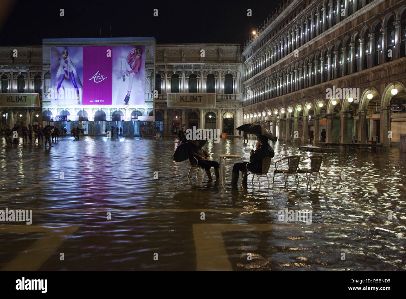 Hide tide (Acqua alta) in Piazza San Marco (St. Mark's Square), Venice ...