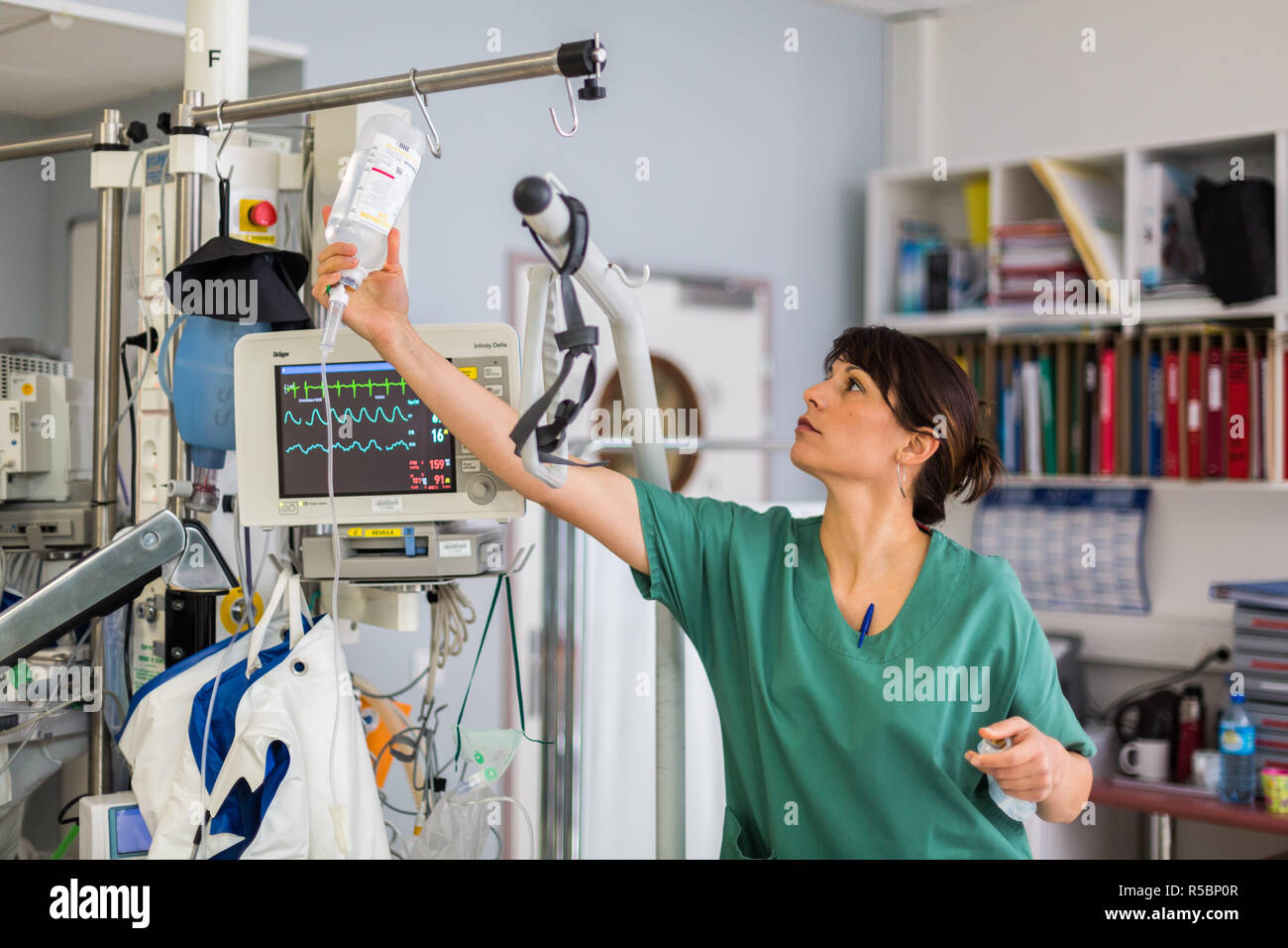 Nurse in the Post-Interventional Surveillance Room (SSPI), Angouleme ...