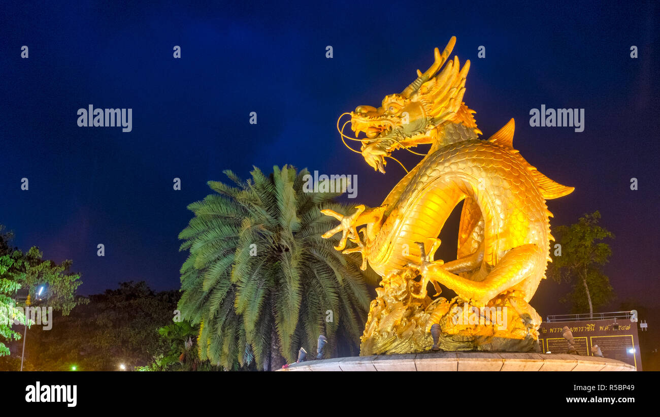 Golden chinese sea dragon in Queen Sirit Park, Phuket Town, Thailand ...