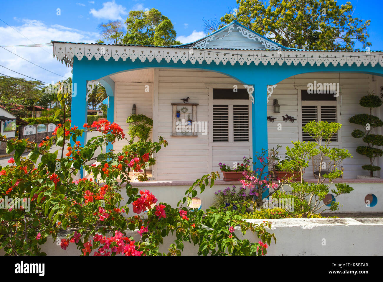 Houses house dominican republic hi-res stock photography and images - Alamy