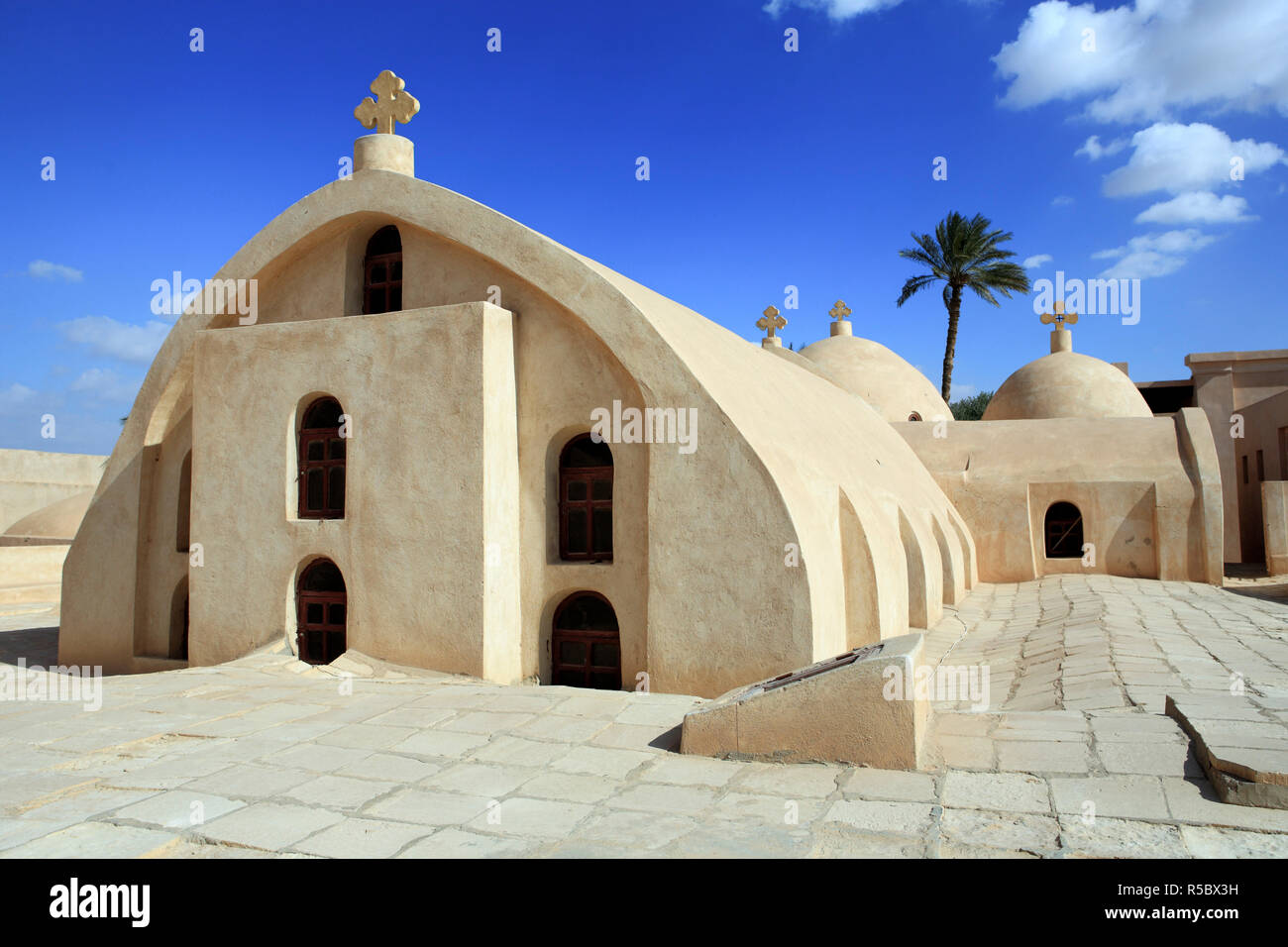 Roman monastery, Scetes, Wadi El Natrun, Egypt Stock Photo - Alamy