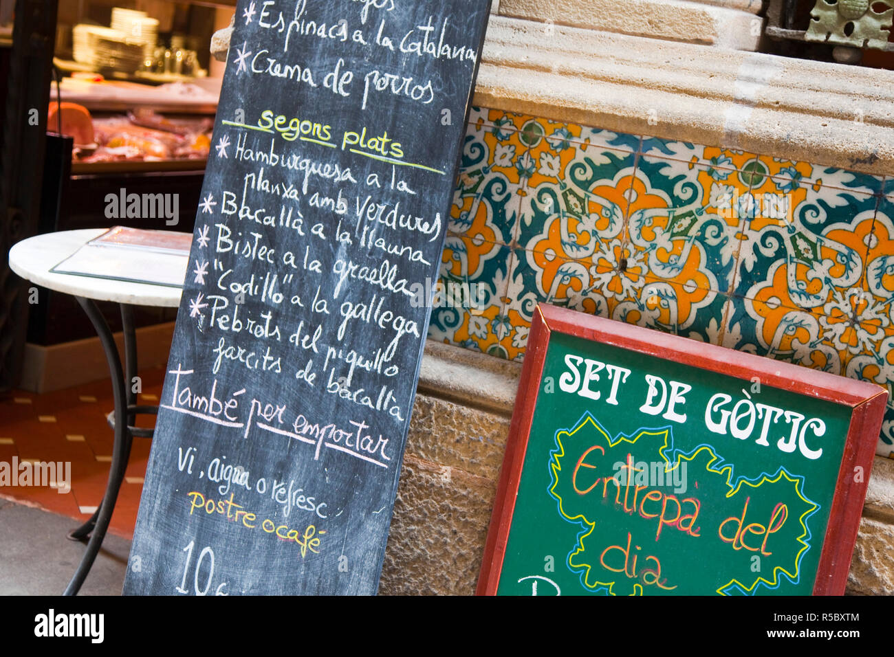 Barcelona menu hi-res stock photography and images - Alamy