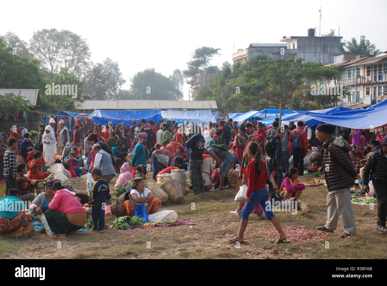 The market in the Nepal town of tumlingtar Stock Photo - Alamy