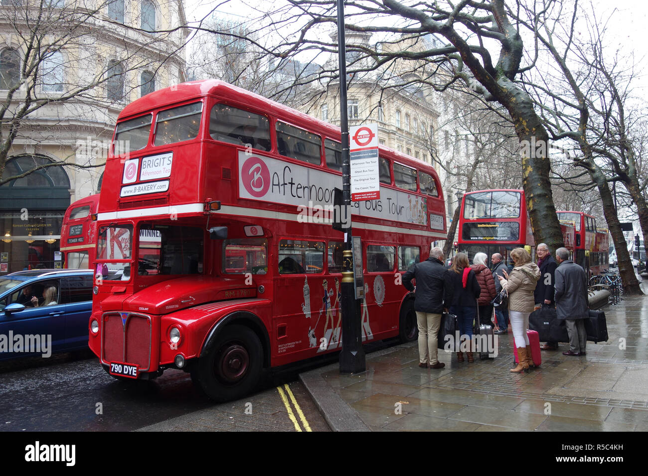 Afternoon tea bus hi-res stock photography and images - Alamy