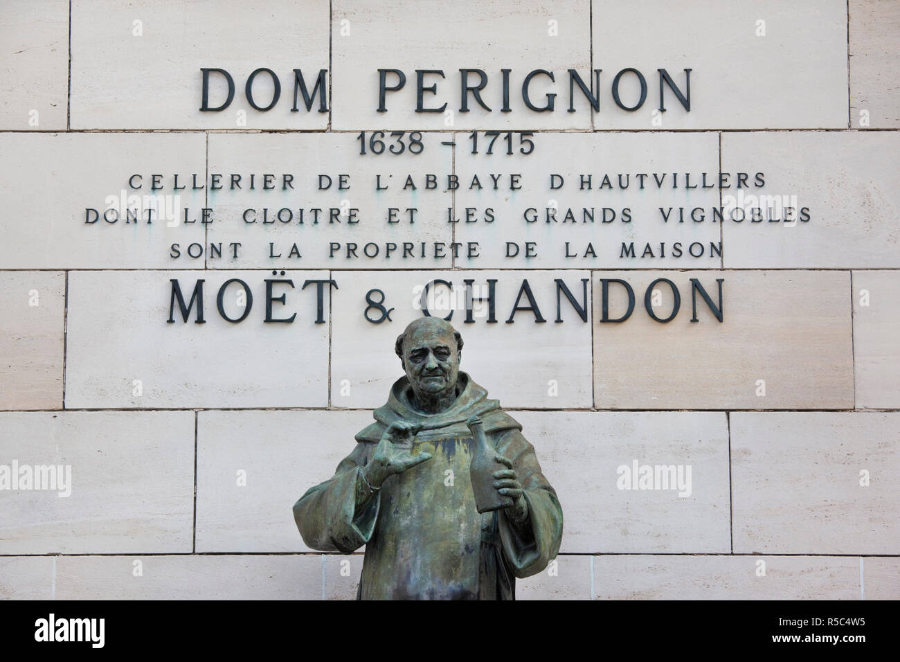 Statue of dom perignon hi-res stock photography and images - Alamy