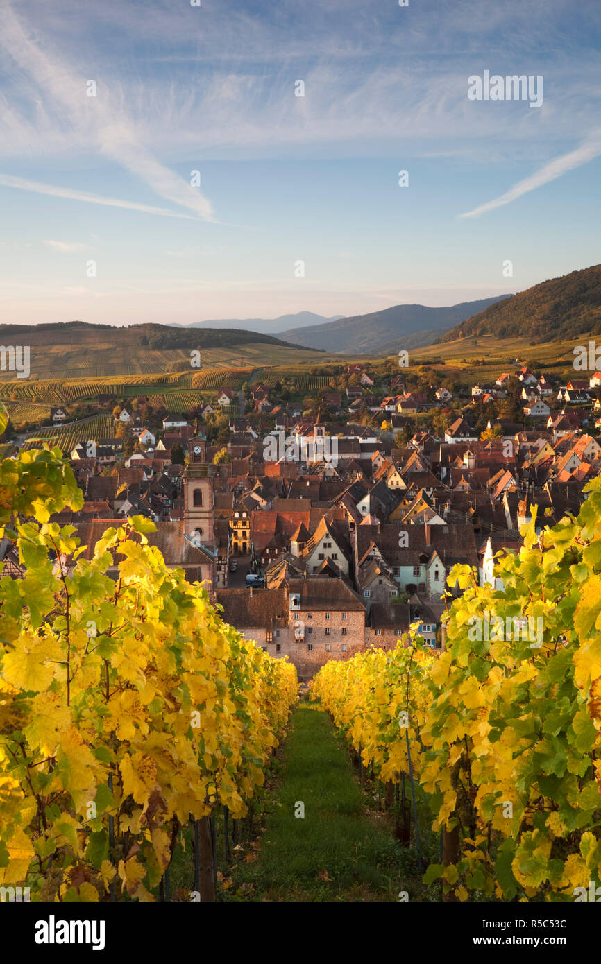 France, Haut-Rhin, Alsace Region, Alasatian Wine Route, Riquewihr, town ...