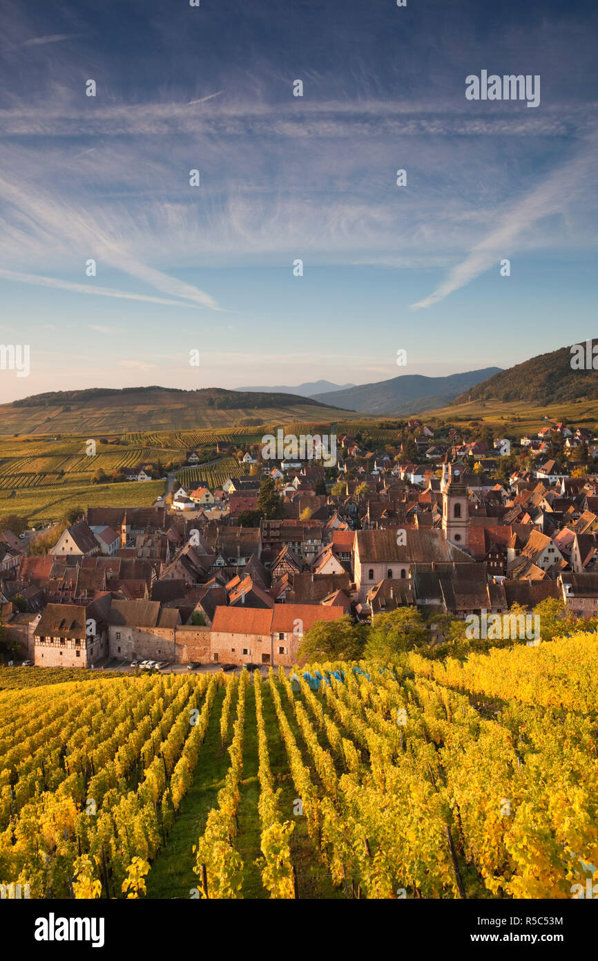 France, Haut-Rhin, Alsace Region, Alasatian Wine Route, Riquewihr, town ...