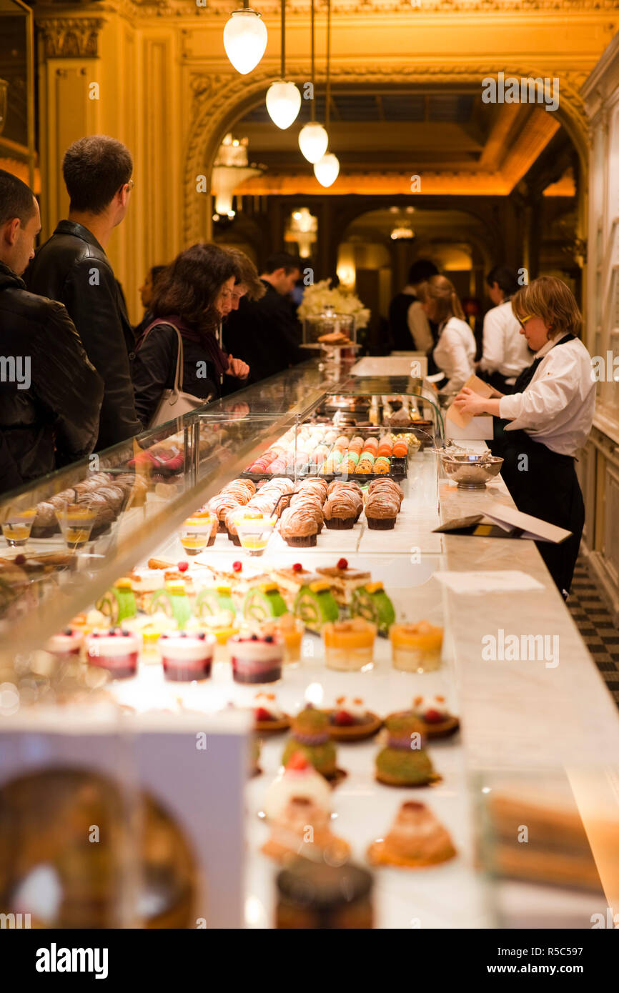 Angelina paris france rue de rivoli hi-res stock photography and images ...