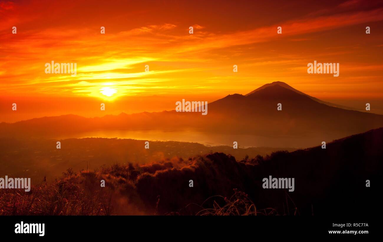 4K Sunset In Tibet Stock Photo - Alamy