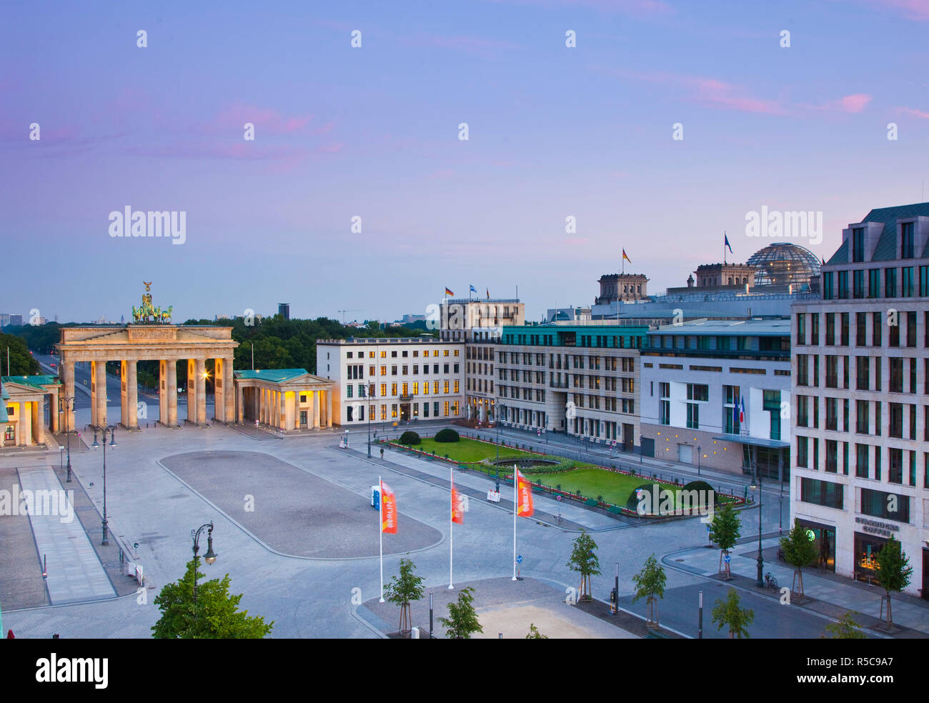 Pariser platz berlin germany hi-res stock photography and images - Alamy