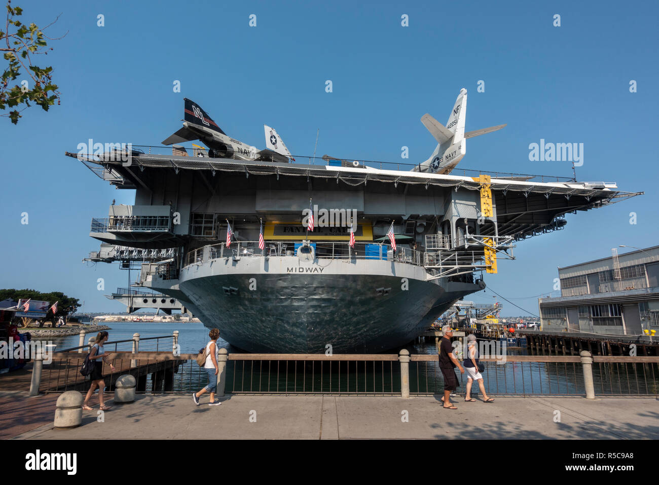 Shoreside hi-res stock photography and images - Alamy