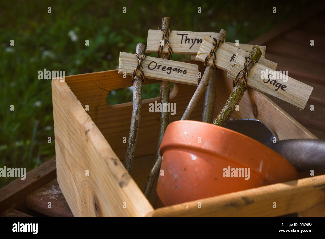 wooden box with rustic name lables for herb plants, creative do it ...