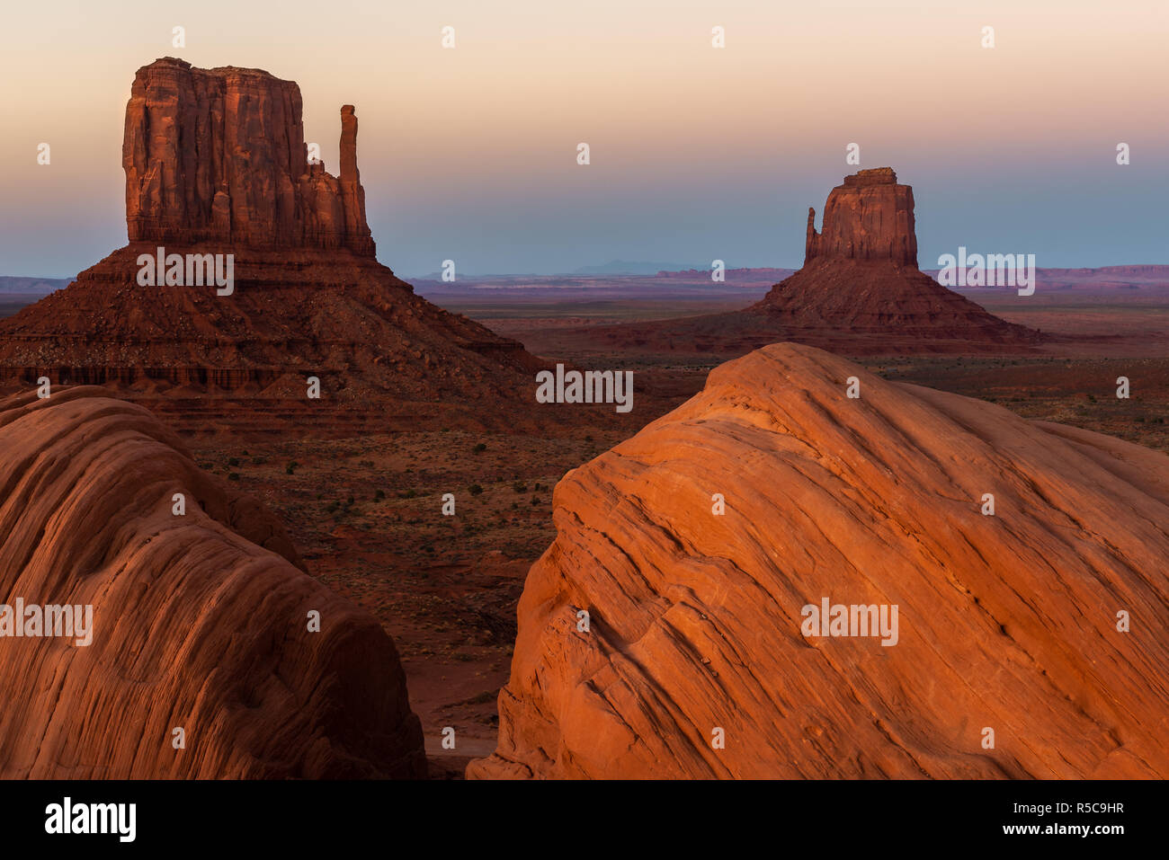 Mitten buttes hi-res stock photography and images - Alamy