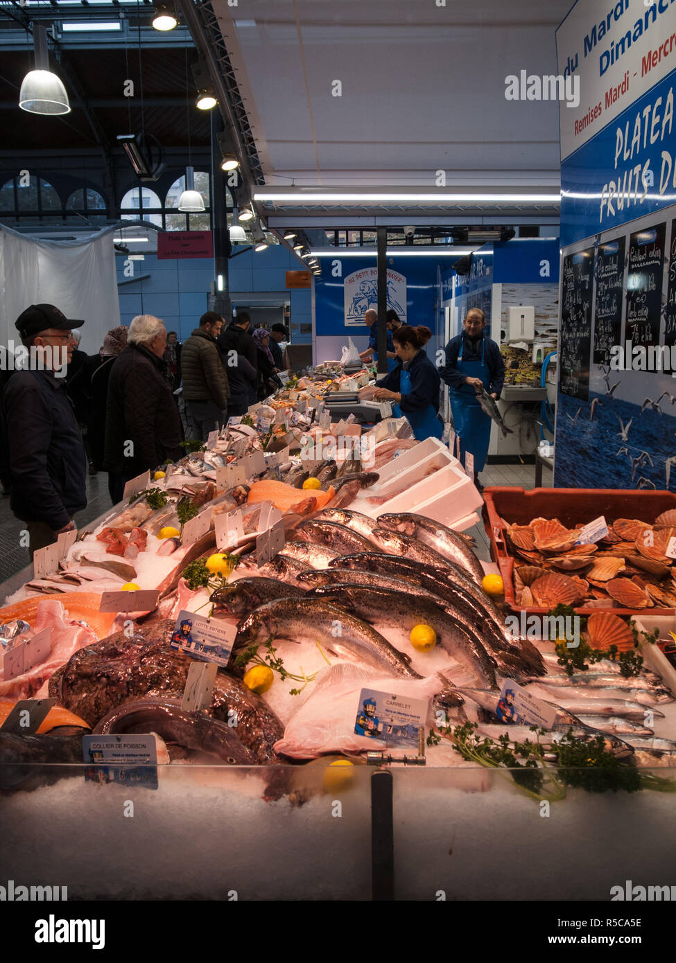 Faire les courses hi-res stock photography and images - Alamy