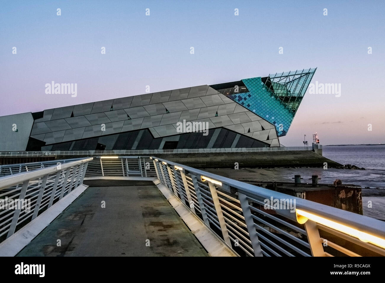 Kingstonuponhull hi-res stock photography and images - Alamy