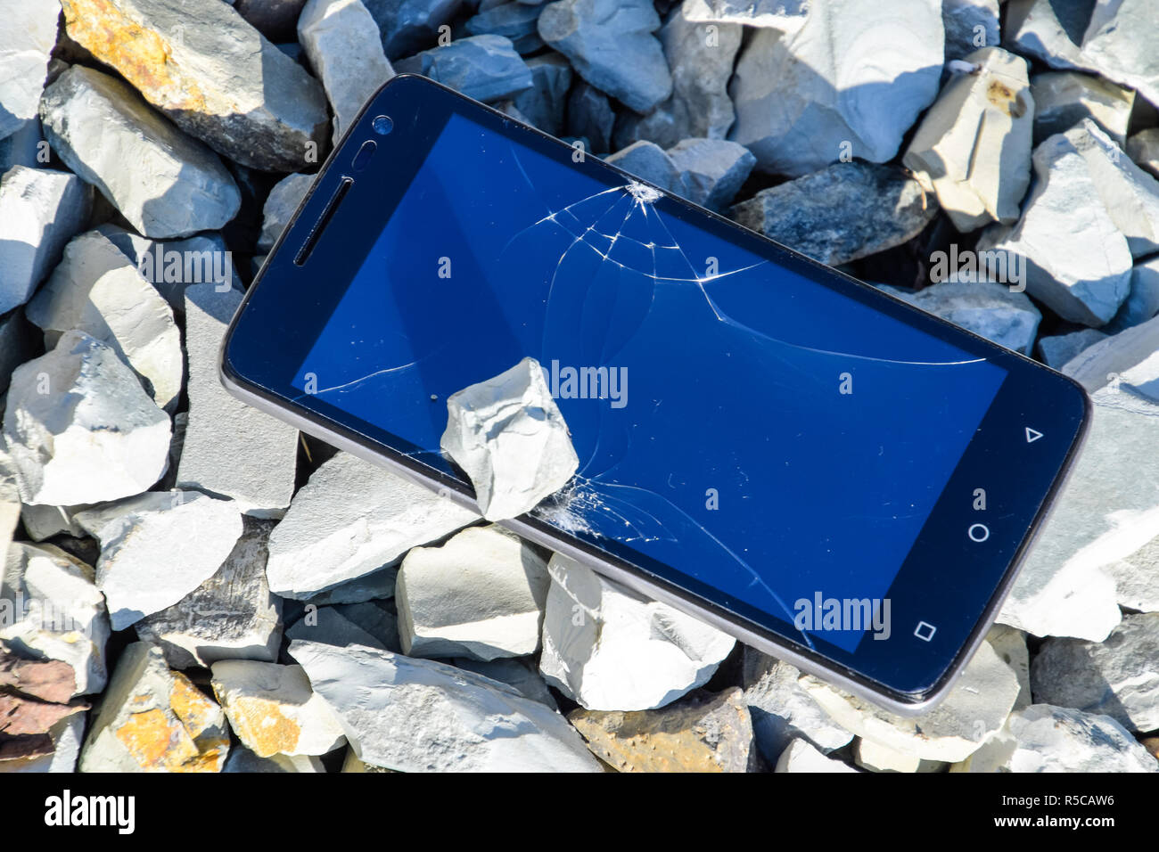 Tablet shattered glass screen hi-res stock photography and images - Alamy