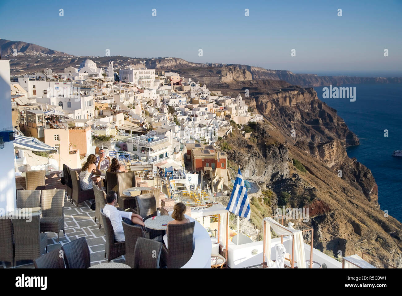 Cliffside restaurant fira santorini hi-res stock photography and images ...