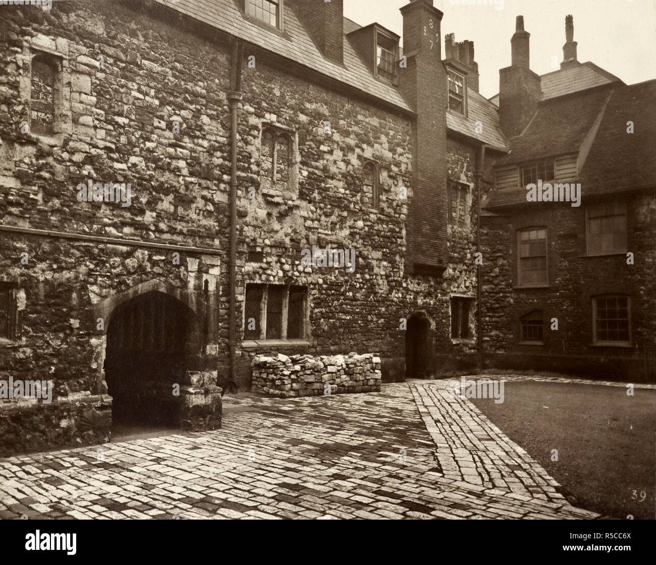 Washhouse Court. One hundred and twenty plates with text, and fifteen ...