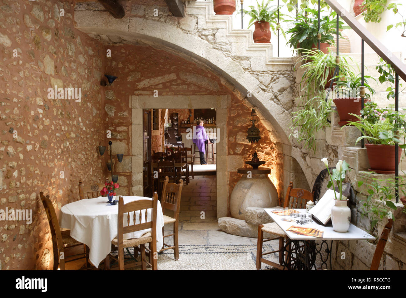 Veneto Restaurant, Rethymnon Old Town, Crete, Greece Stock Photo - Alamy