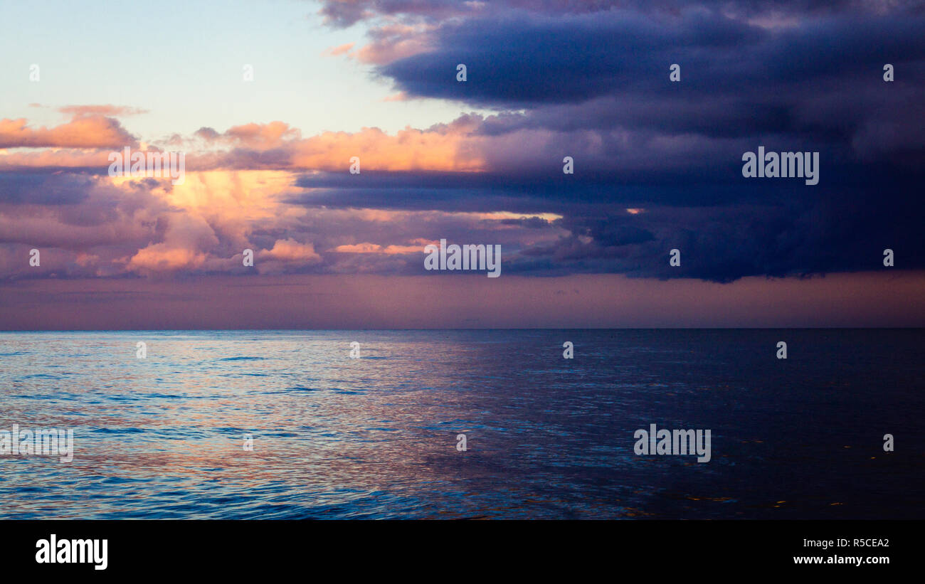 Climate horizon water hi-res stock photography and images - Alamy