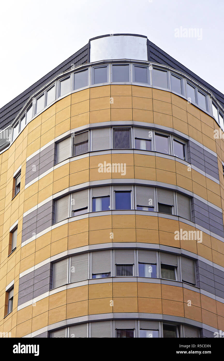 Commercial office oval building exterior architecture Stock Photo - Alamy