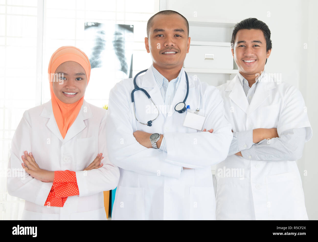 Asian medical doctors team portrait Stock Photo - Alamy
