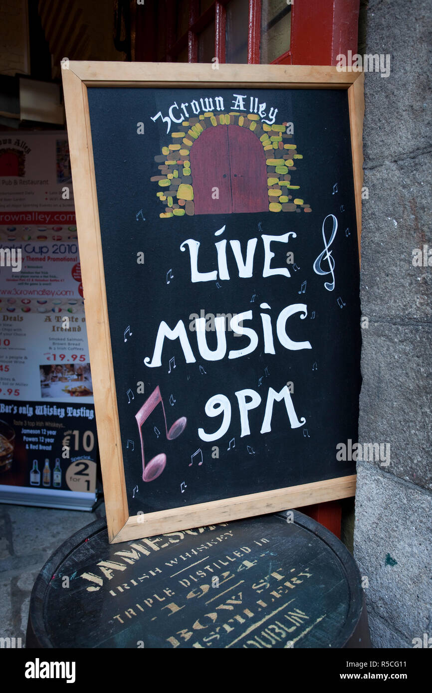 Temple bar dublin live music hi-res stock photography and images - Alamy