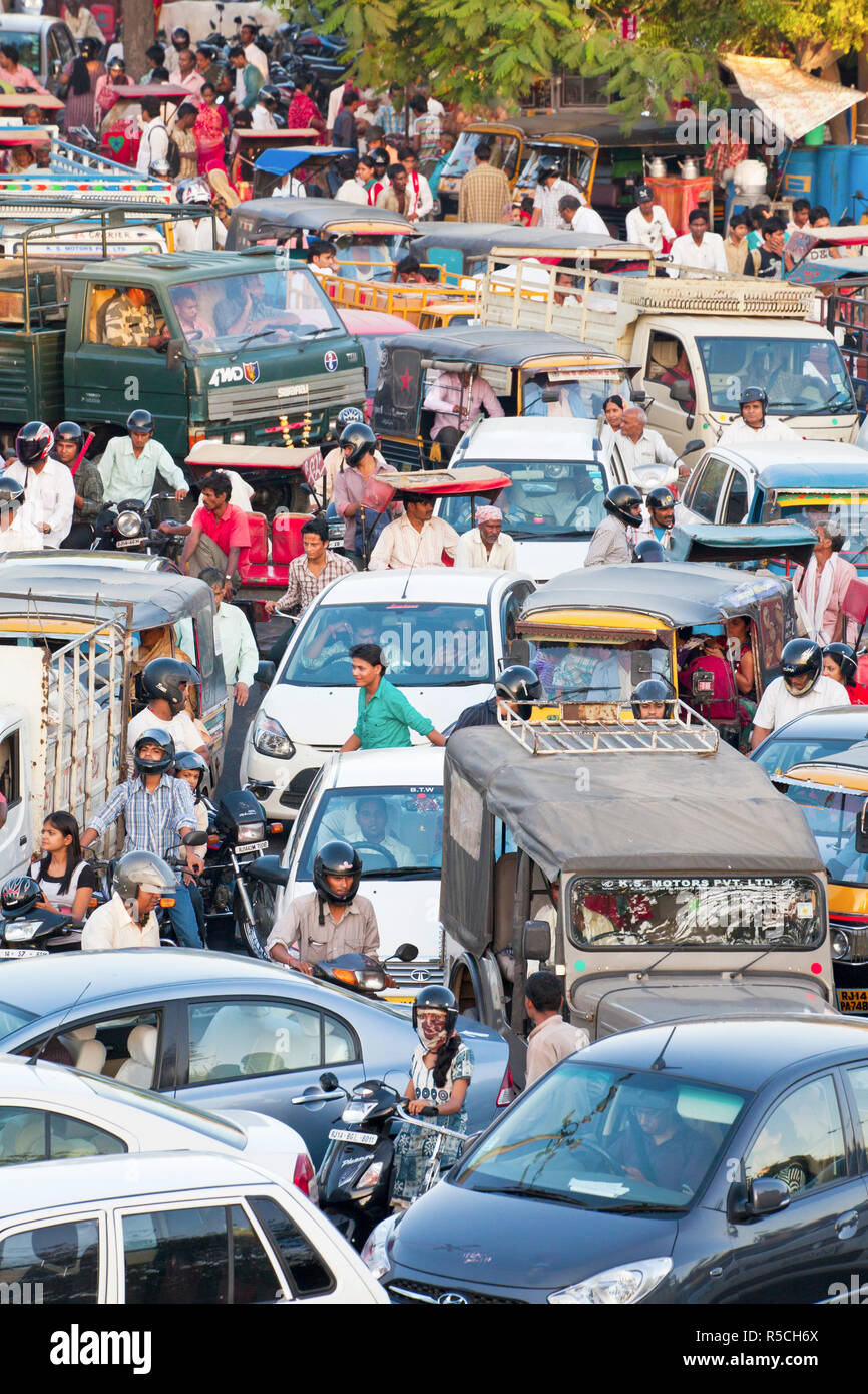 Traffic congestion india hi-res stock photography and images - Alamy