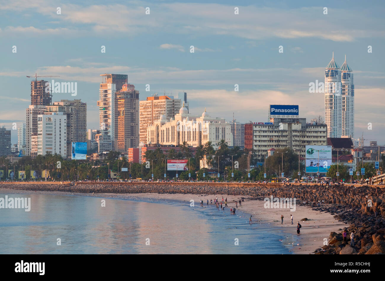 Marine drive mumbai hi-res stock photography and images - Alamy