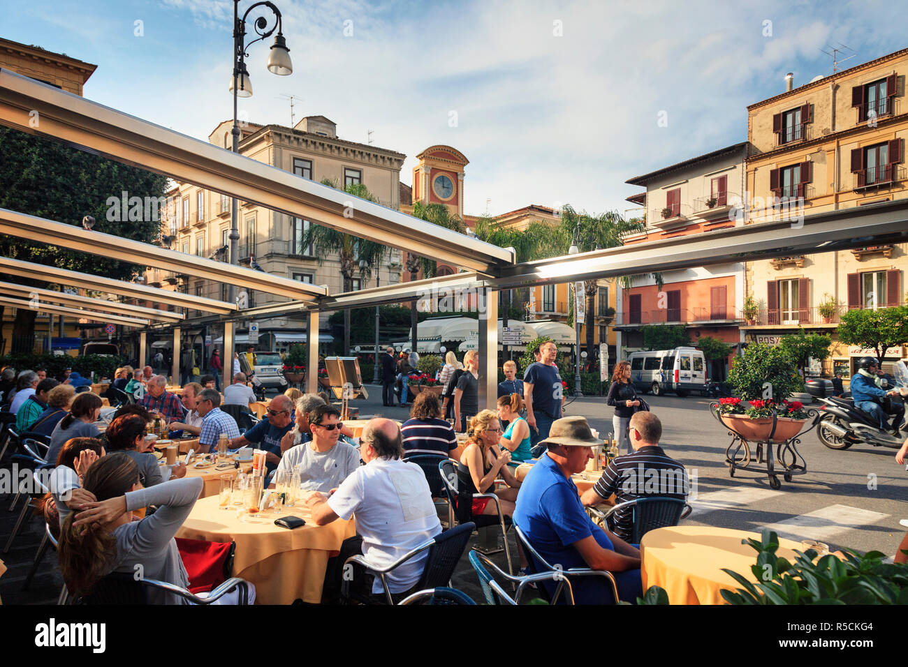Piazza tasso sorrento italy hi-res stock photography and images - Alamy