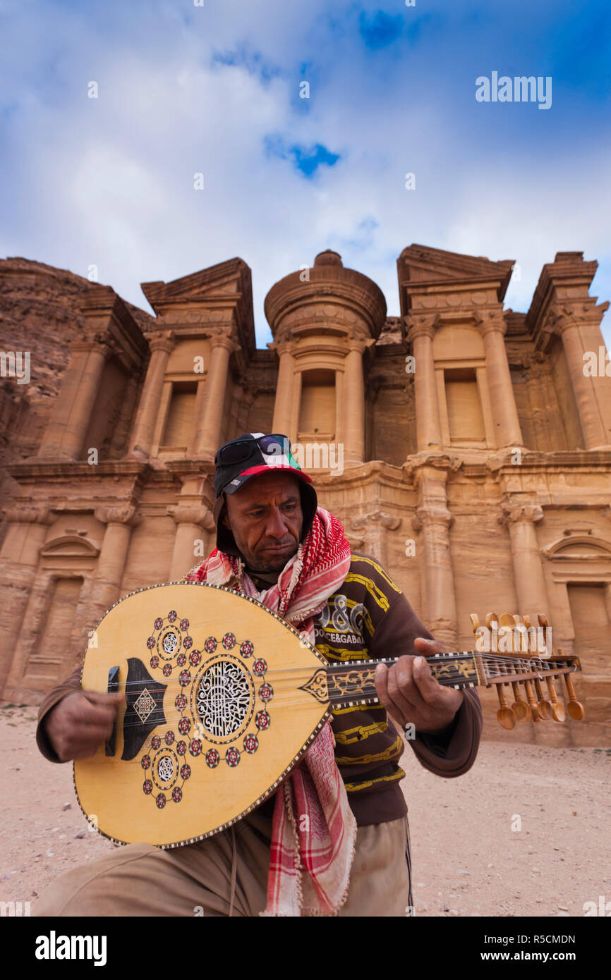 Arabian Oud Stock Photos & Arabian Oud Stock Images - Alamy
