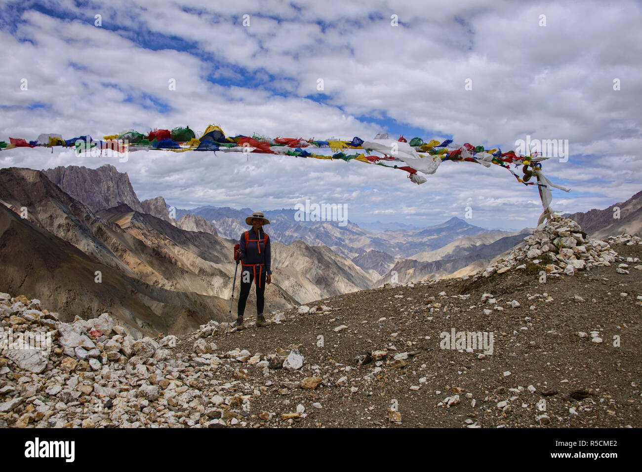 Trekking in the wild Sumdah Chenmo on the Lamayuru-Chilling trek ...
