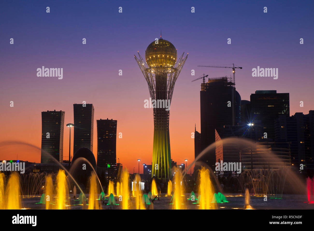 Fountains square hi-res stock photography and images - Alamy