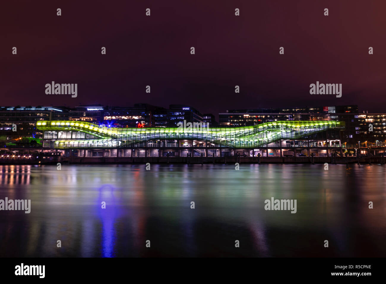 Paris modern architecture canal hi-res stock photography and images - Alamy