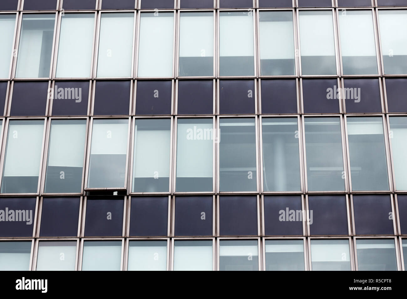 Facade structure of windows hi-res stock photography and images - Alamy