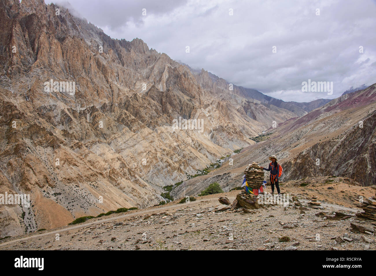 Trekking in the Zanskar Valley, Ladakh, India Stock Photo - Alamy