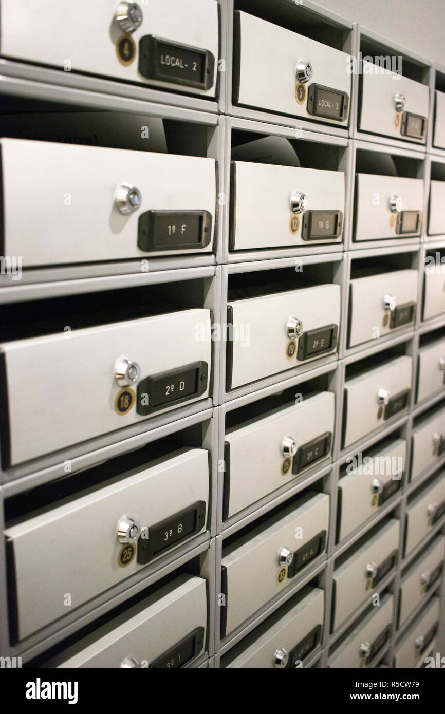 Appartment block door hi-res stock photography and images - Alamy