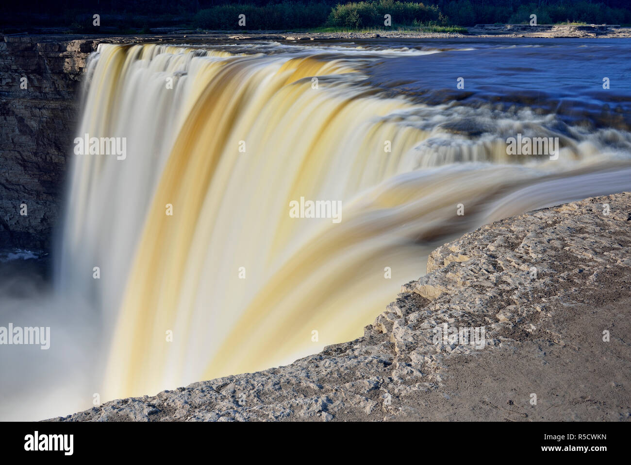 Alexandra Falls, Twin Falls Territorial Park, Northwest Territories ...