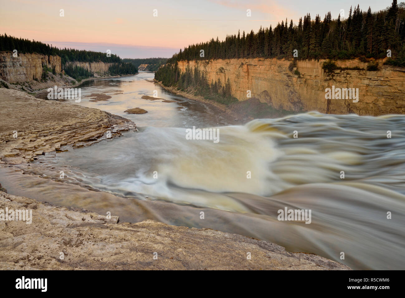 Alexandra Falls, Twin Falls Territorial Park, Northwest Territories ...