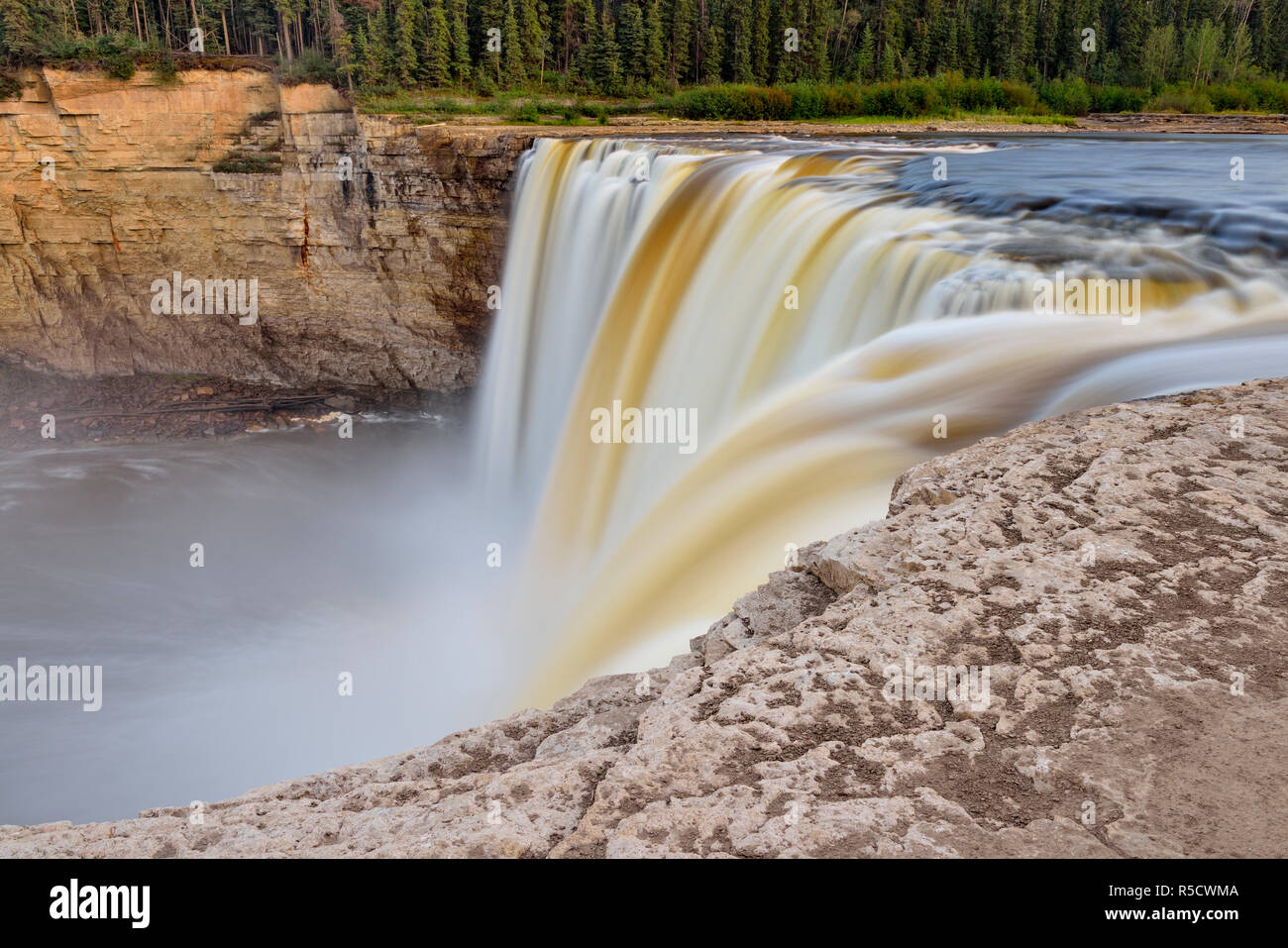 Alexandra Falls, Twin Falls Territorial Park, Northwest Territories ...