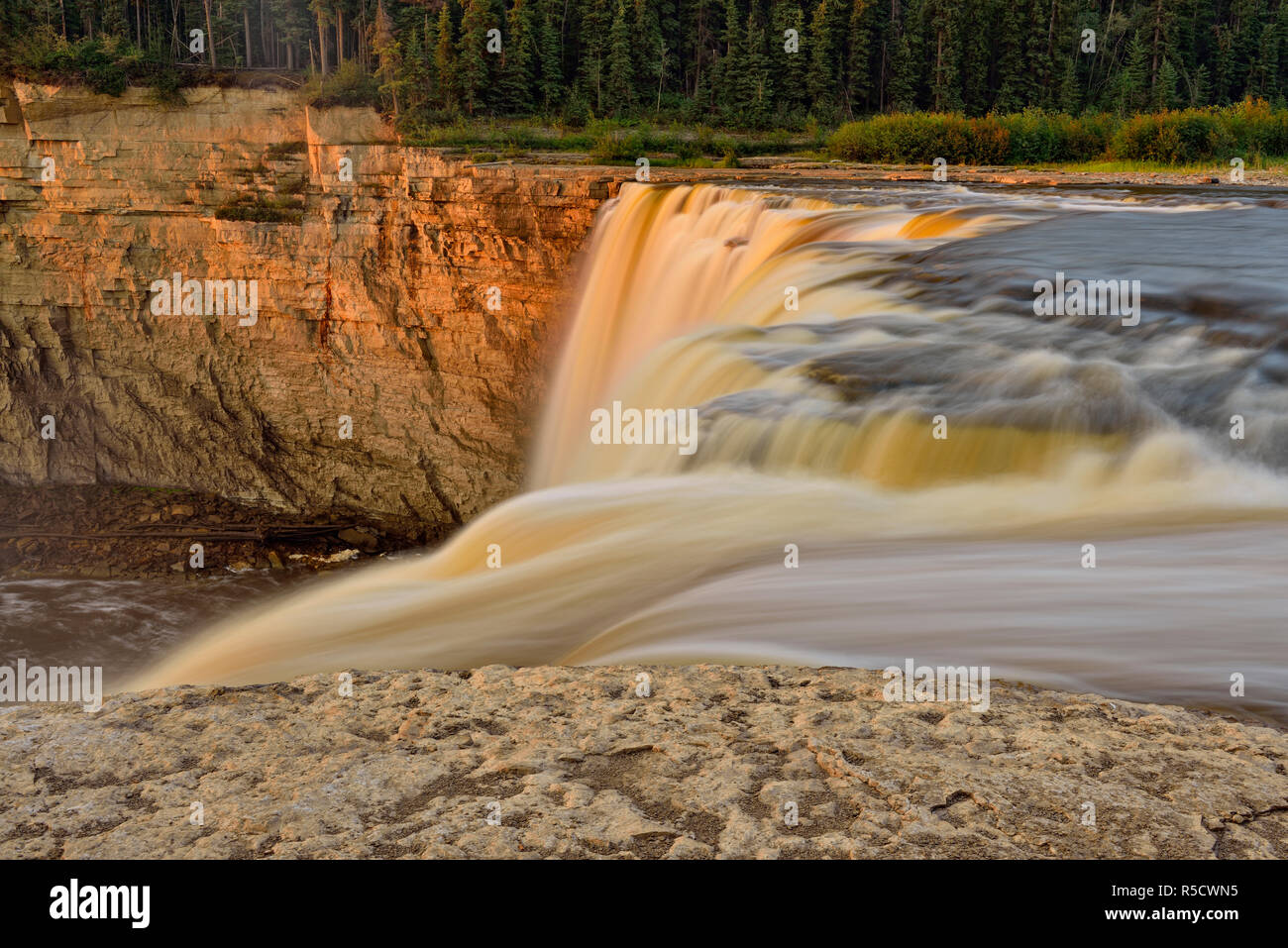 Alexandra Falls, Twin Falls Territorial Park, Northwest Territories ...