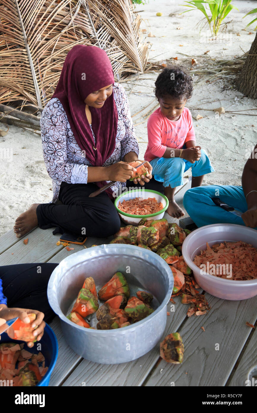 Maldives people village hi-res stock photography and images - Alamy