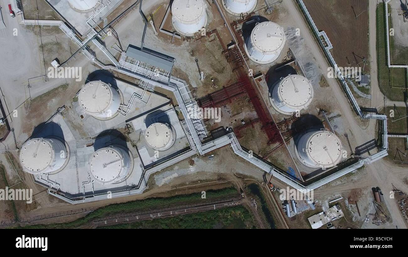 Oil refinery plant for primary and deep oil refining. Equipment and ...